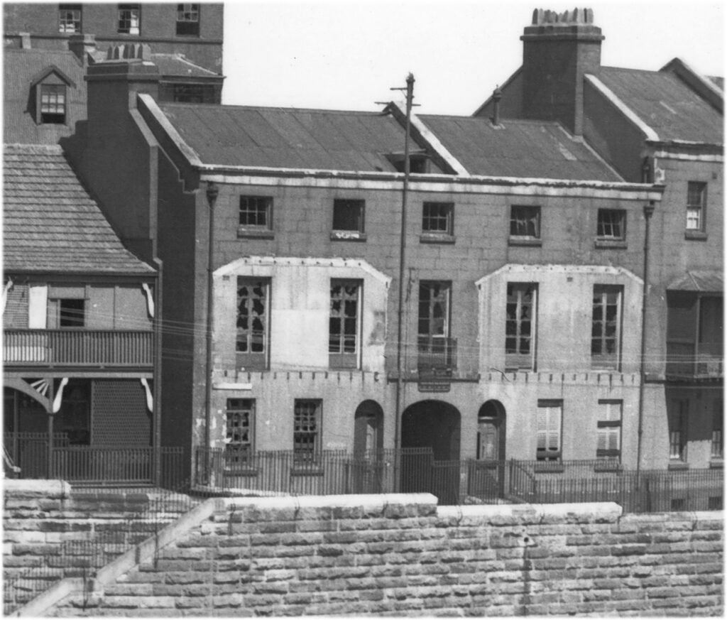 Millers Point Townhouse • Design 5 – Architects